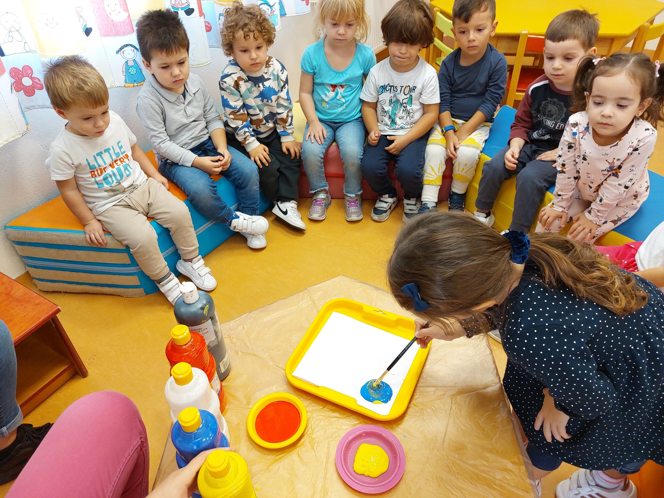 ¨Ο μαγικός κόσμος των Χρωμάτων¨ | Εκπαιδευτήρια Φρυγανιώτη