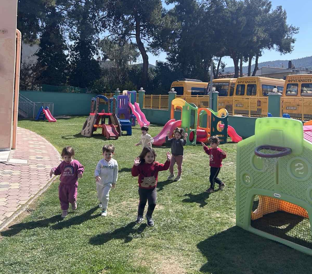 "Ο Μαγικός κόσμος των Εντόμων" | Εκπαιδευτήρια Φρυγανιώτη